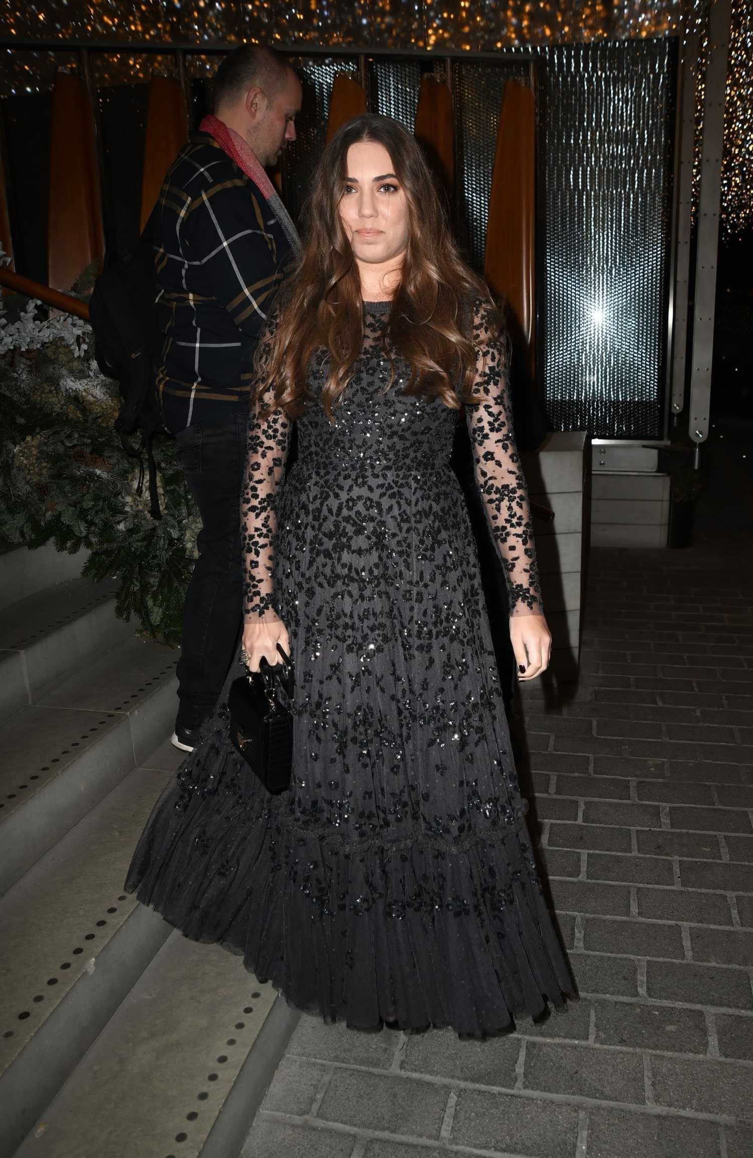Amber Le Bon – Celeb Donut