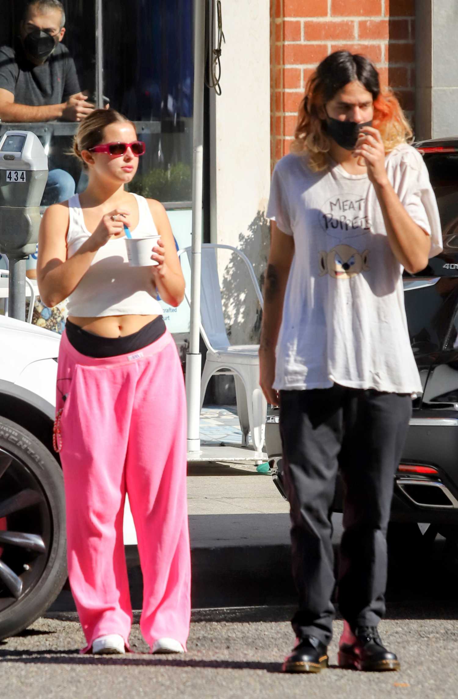 Addison Rae in a Pink Sweatpants Was Seen Out with Her Boyfriend in ...
