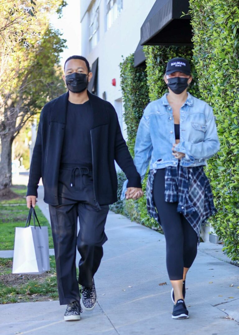 Chrissy Teigen in a Blue Denim Jacket Was Seen Out with John Legend in ...