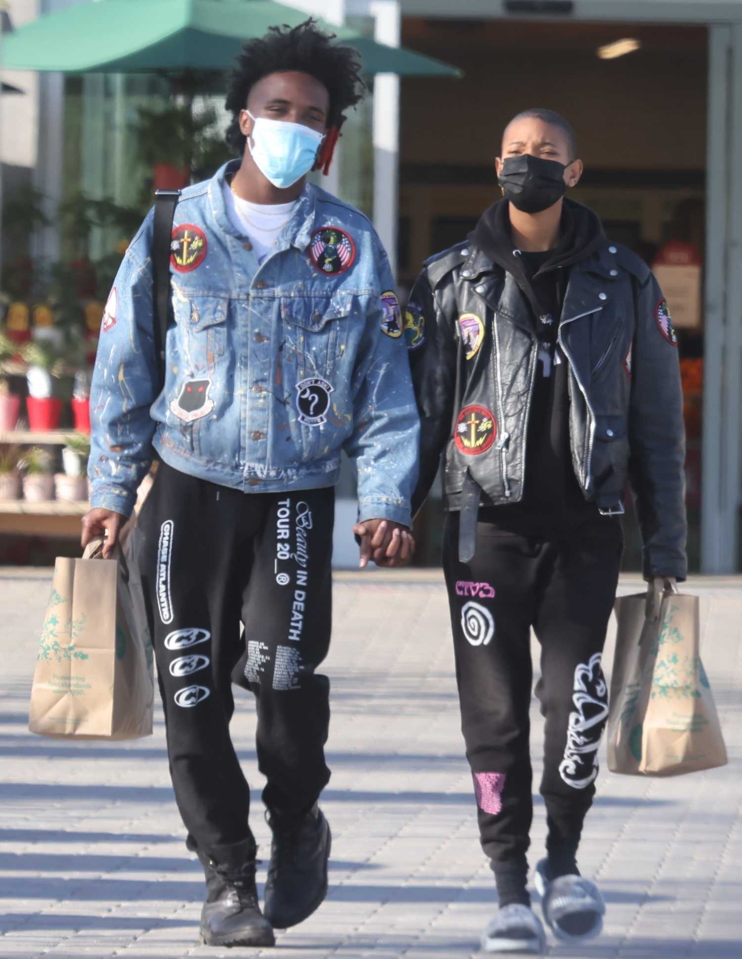 Willow Smith Was Seen Out with Her Beau De’Wayne After Shopping at ...