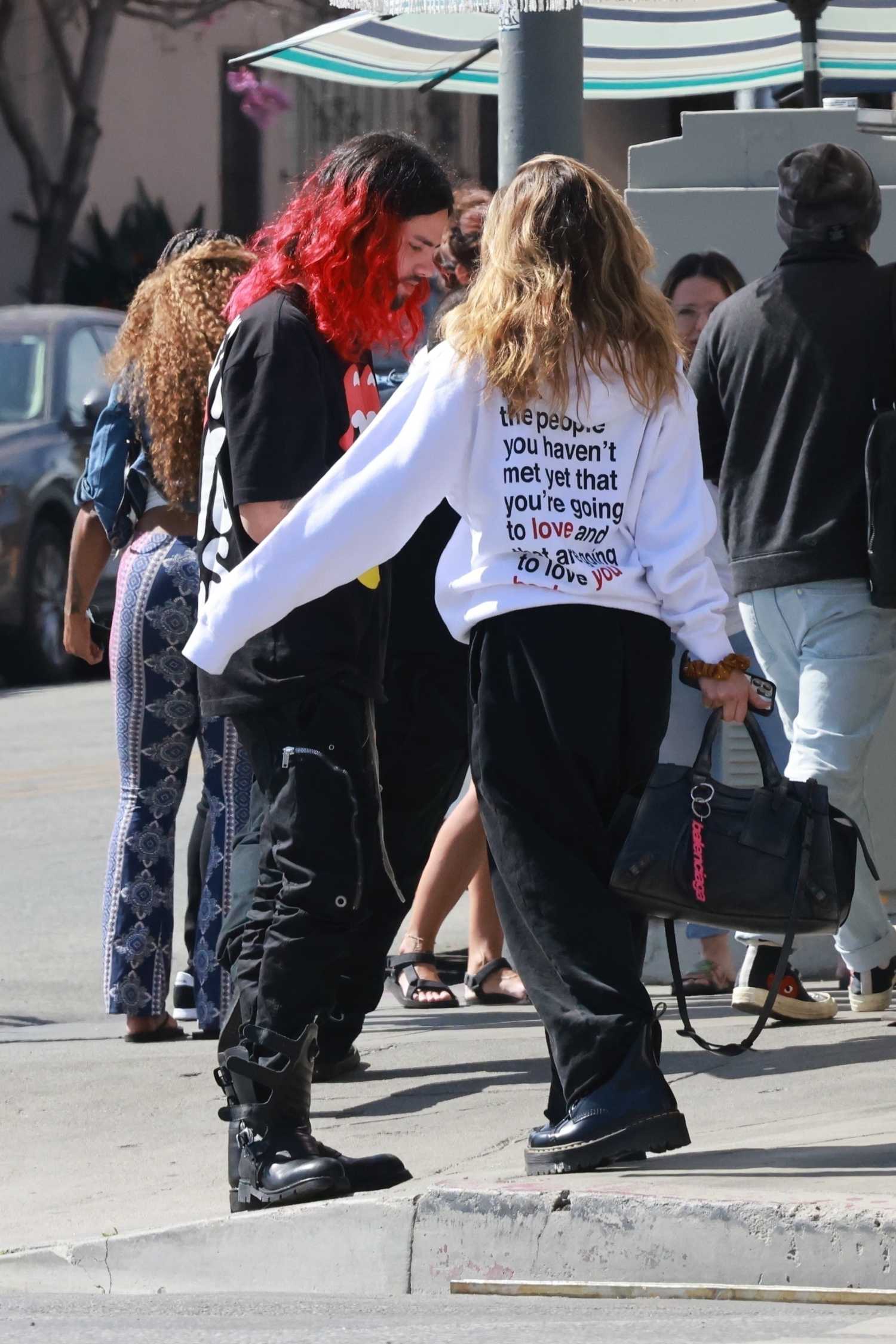 Addison Rae in a White Hoodie Was Seen Out in Los Angeles – Celeb Donut