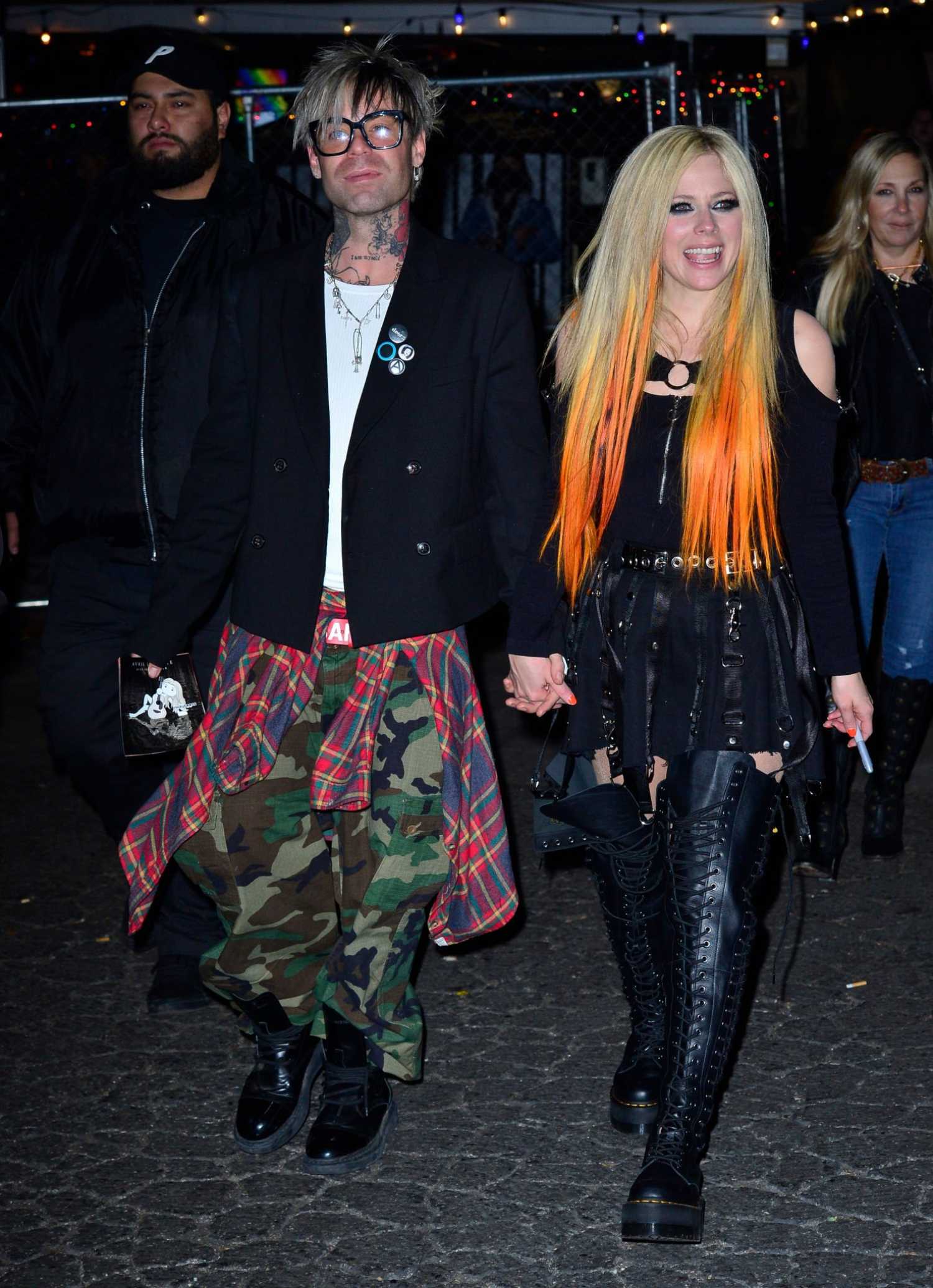 Avril Lavigne in a Black Mini Skirt Has Dinner with Mod Sun at BOA ...