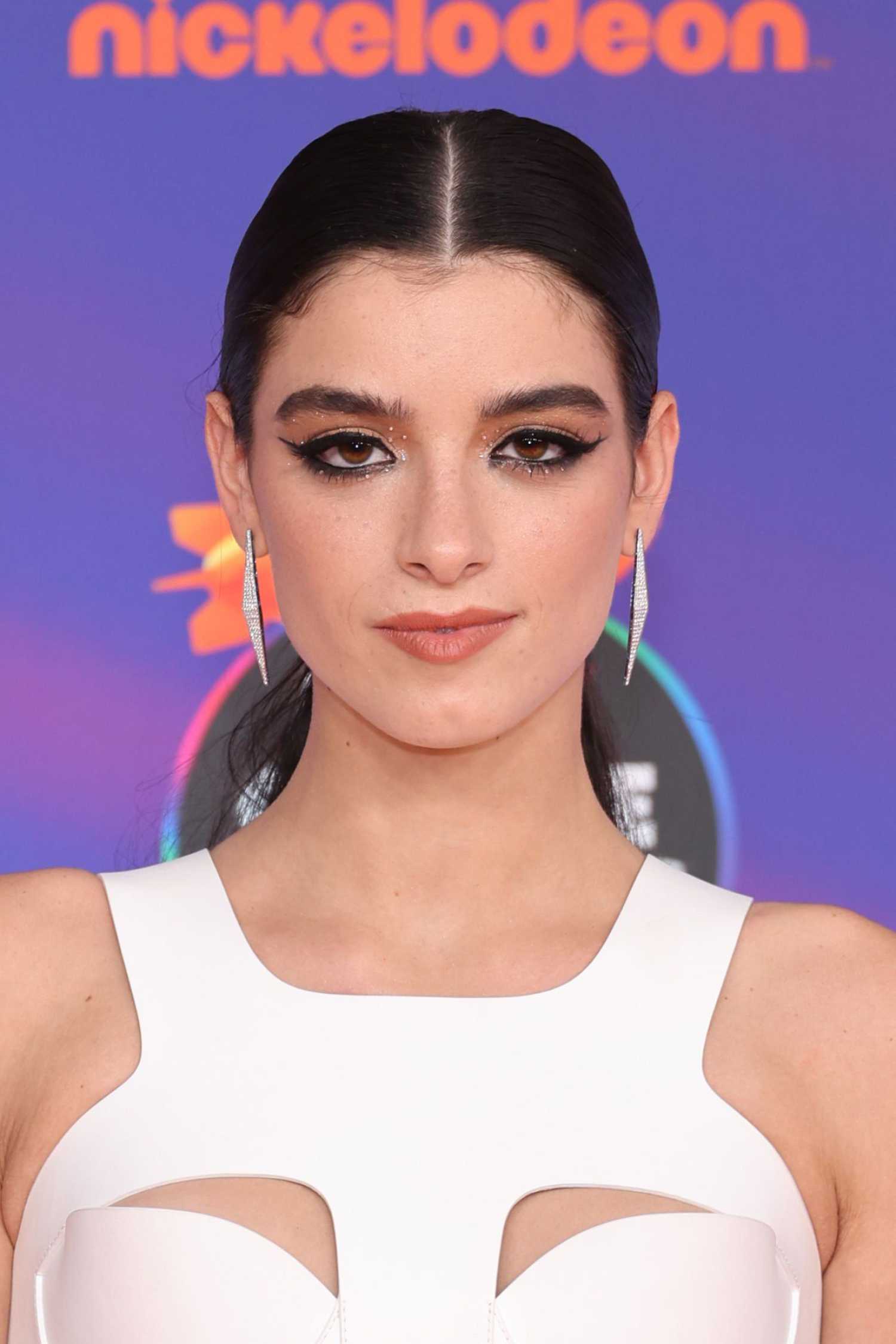 Dixie D’amelio Attends 2022 Nickelodeon Kid’s Choice Awards at Barker ...