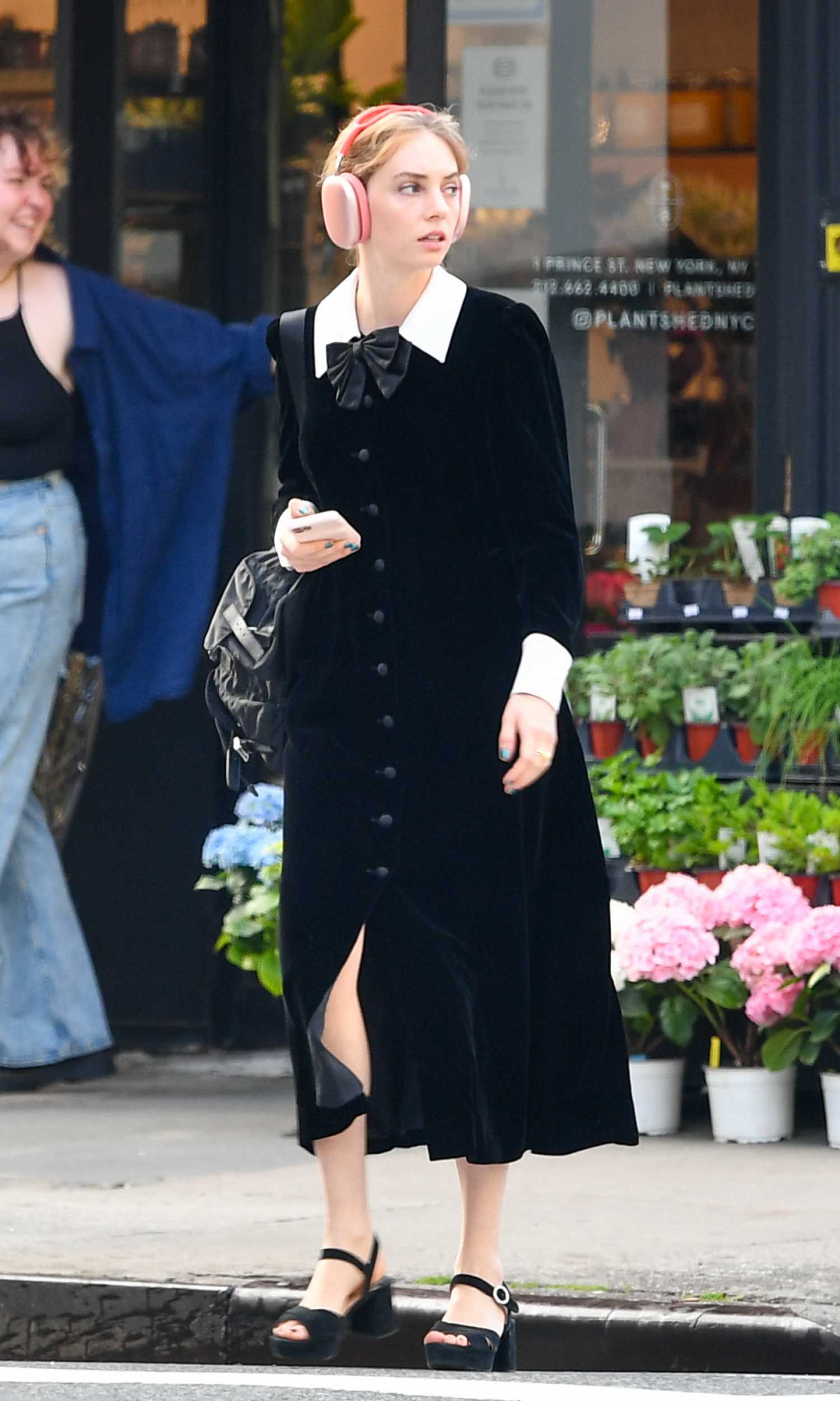 Maya Hawke in a Black Dress Waas Seen Out in New York City – Celeb Donut