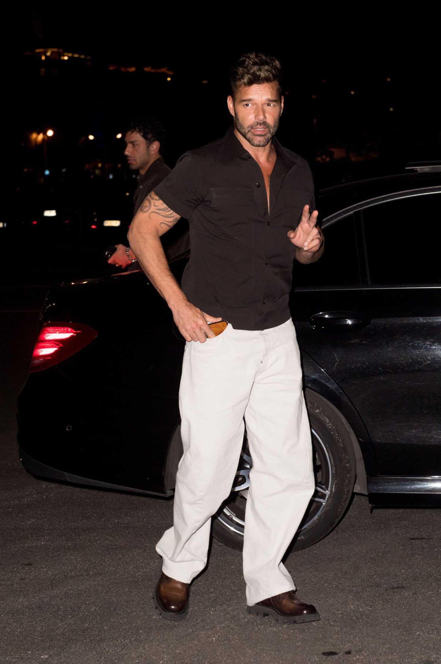 Ricky Martin in a White Pants Was Seen Out in Cannes – Celeb Donut