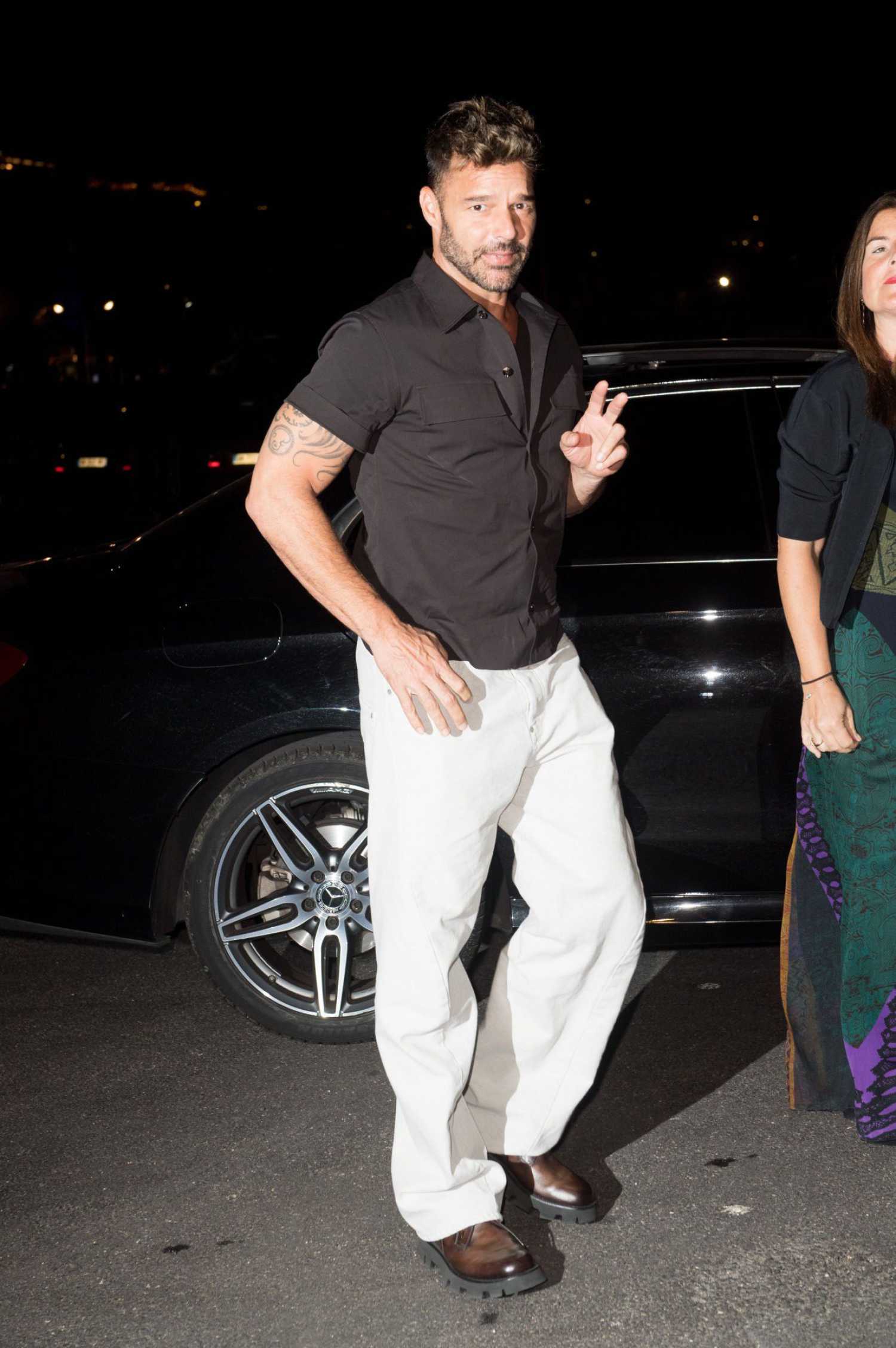 Ricky Martin in a White Pants Was Seen Out in Cannes – Celeb Donut