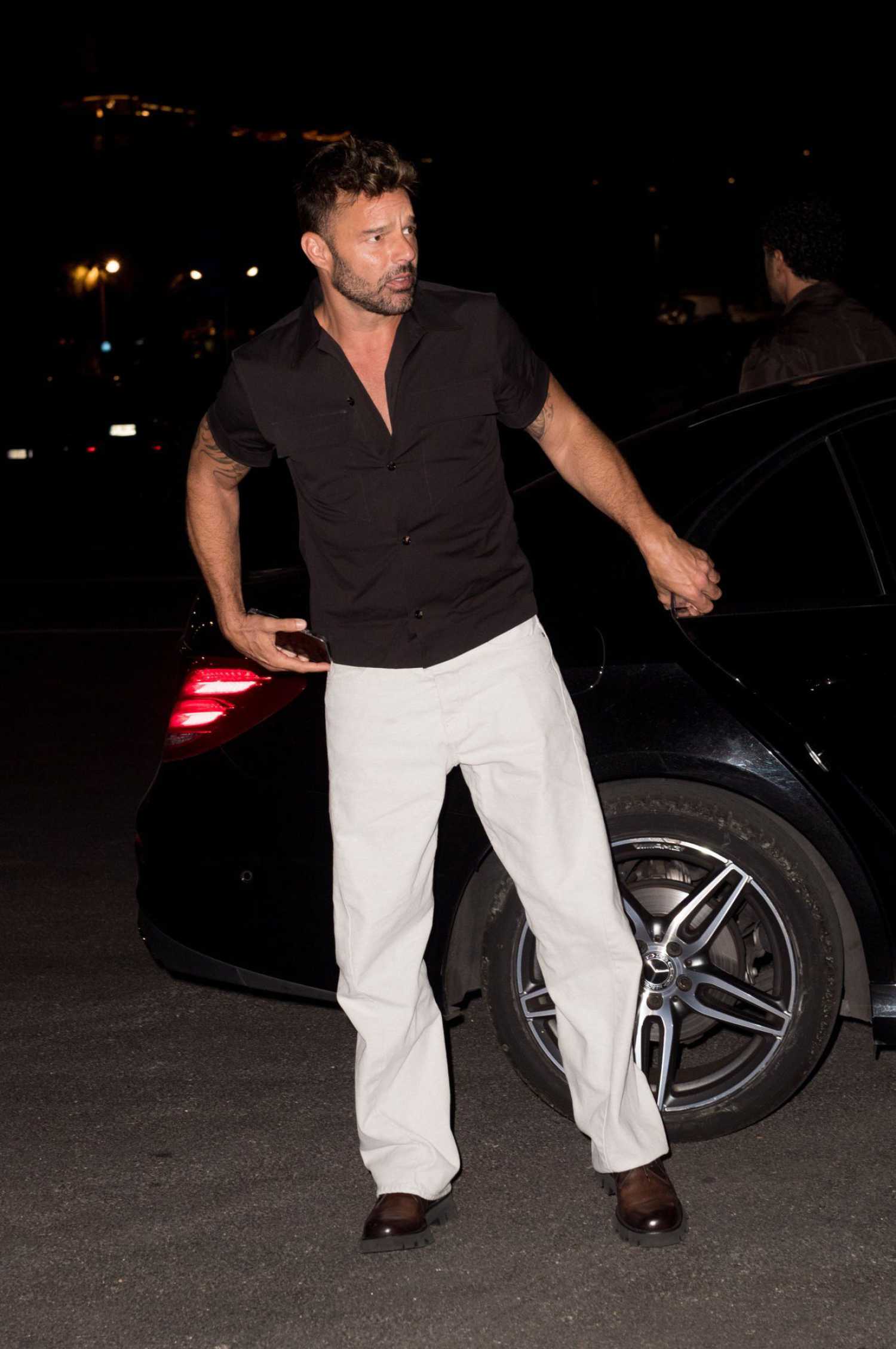 Ricky Martin in a White Pants Was Seen Out in Cannes – Celeb Donut