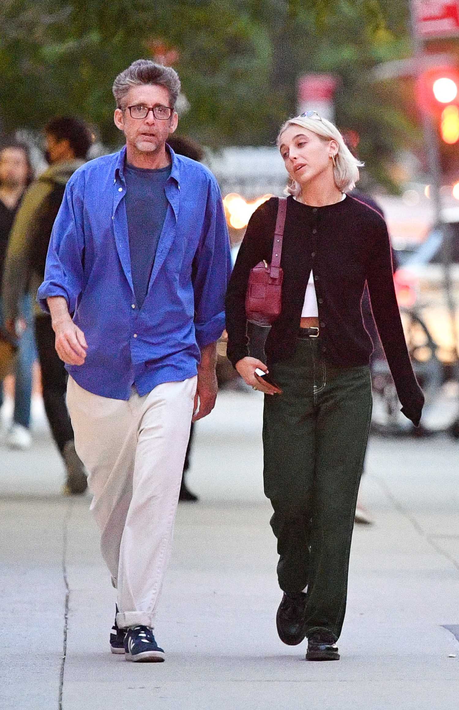 Emma Chamberlain Was Seen Out with Her Father in New York – Celeb Donut