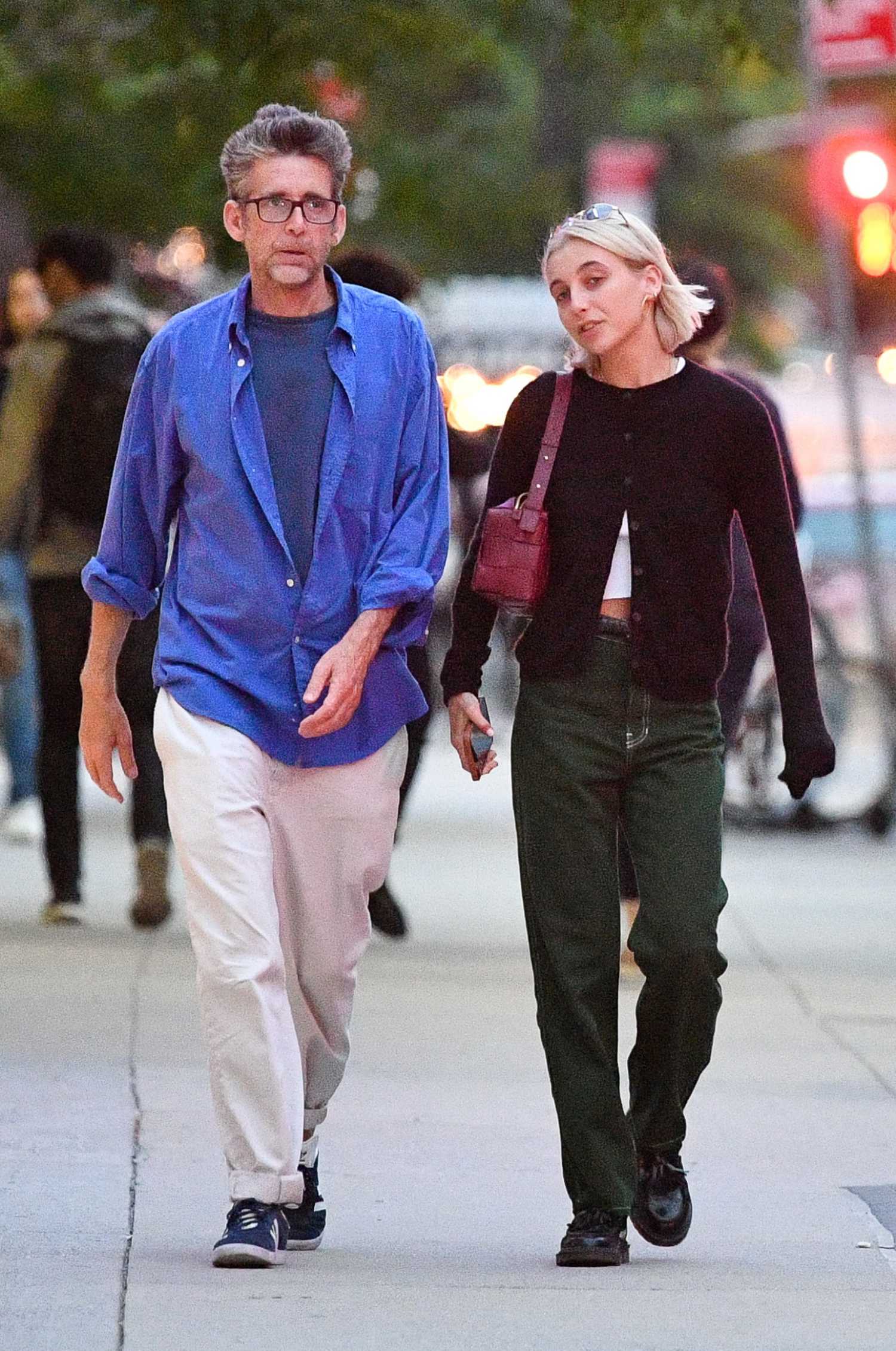 Emma Chamberlain Was Seen Out with Her Father in New York – Celeb Donut