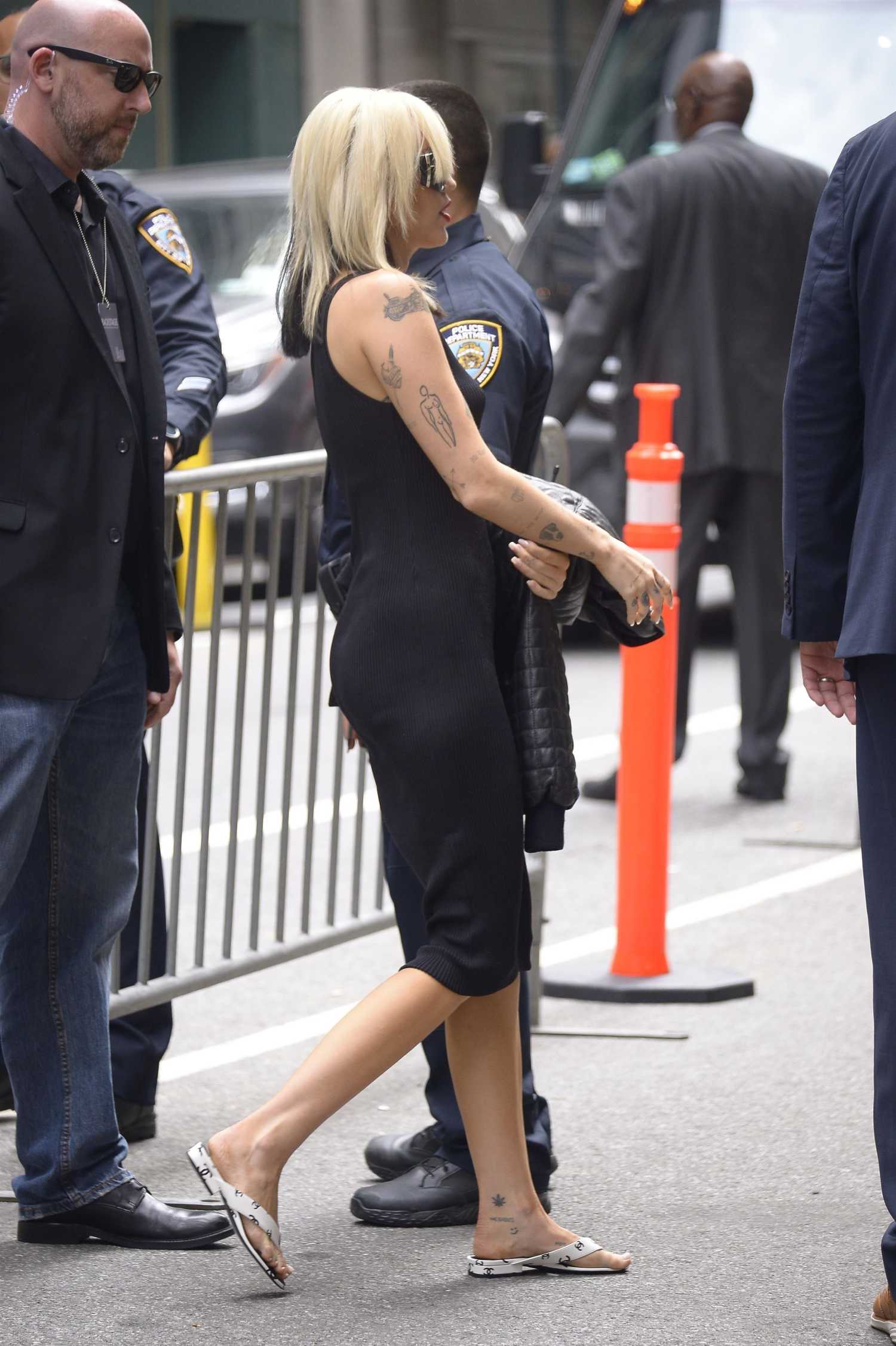 Miley Cyrus in a Black Dress Arrives at NBC Universal Upfronts at Radio ...