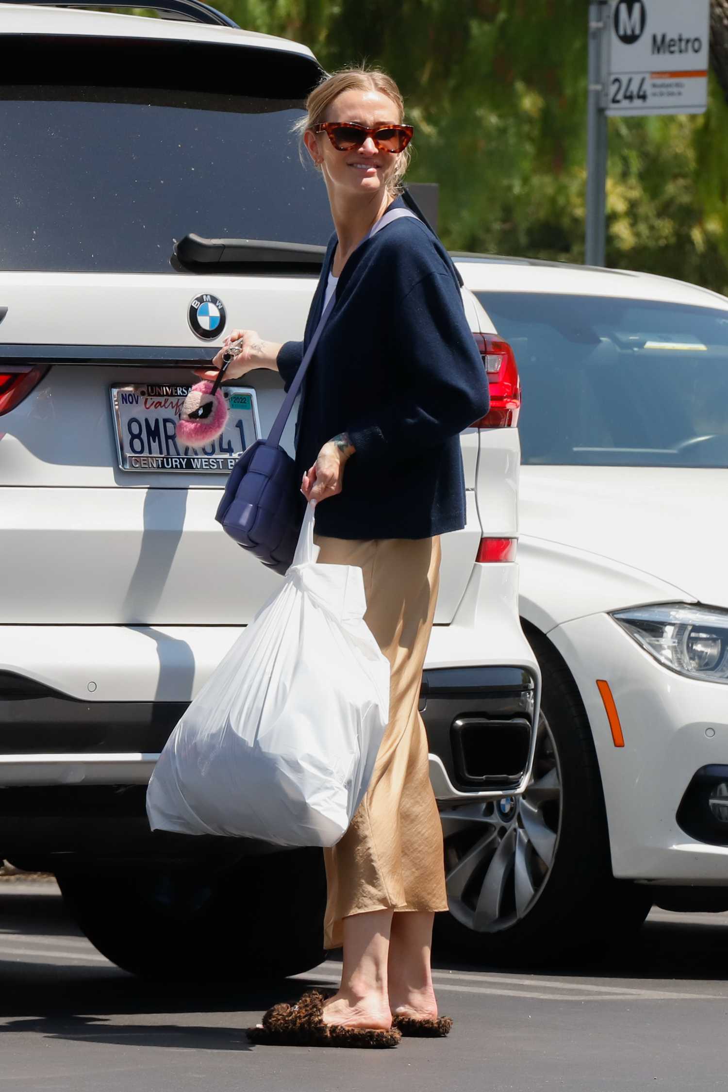 Ashlee Simpson Goes Shopping for School Uniform in Los Angeles – Celeb ...