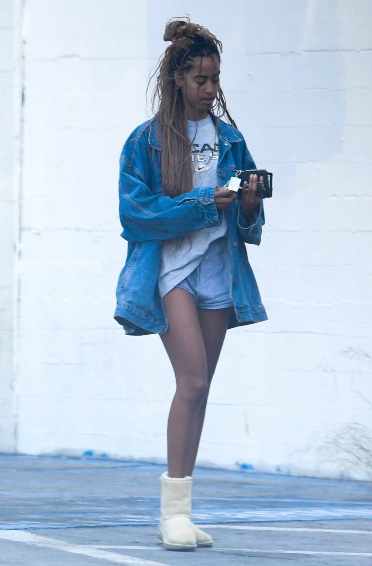 Malia Obama in a Blue Denim Jacket Was Seen Out in Los Angeles – Celeb ...