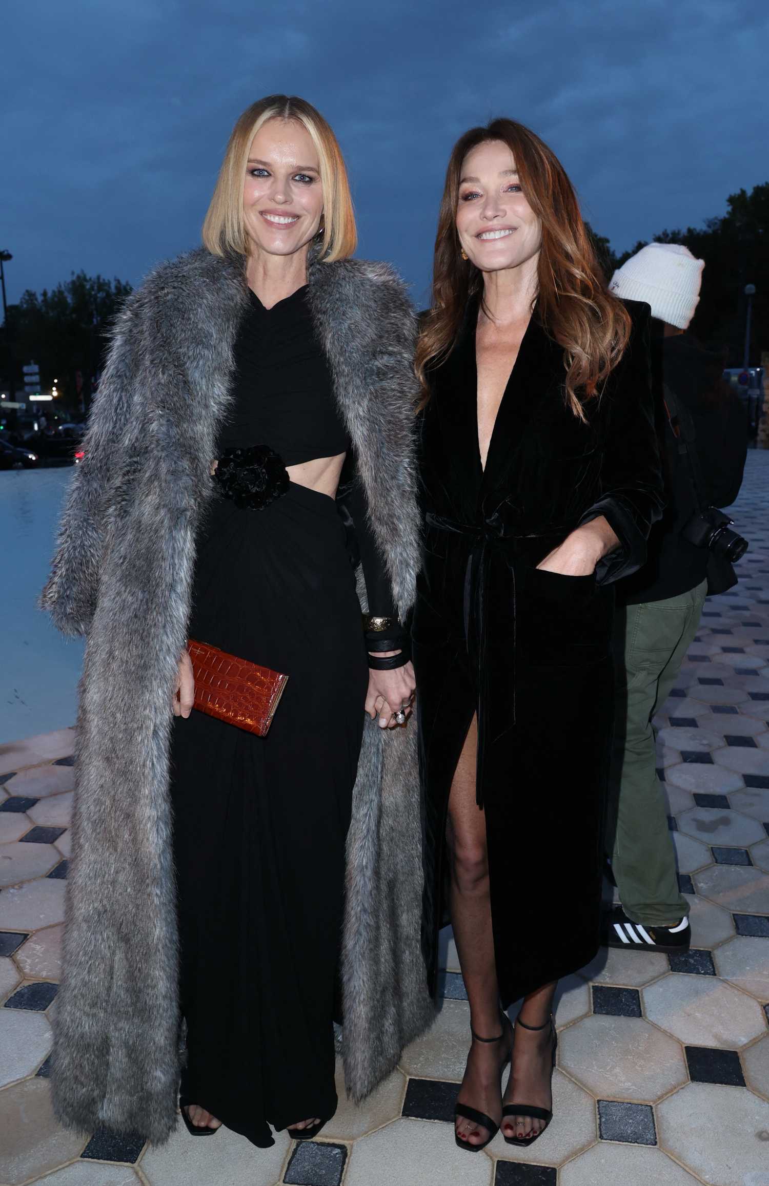 Carla Bruni Attends the Saint Laurent Fashion Show During 2022 Paris ...