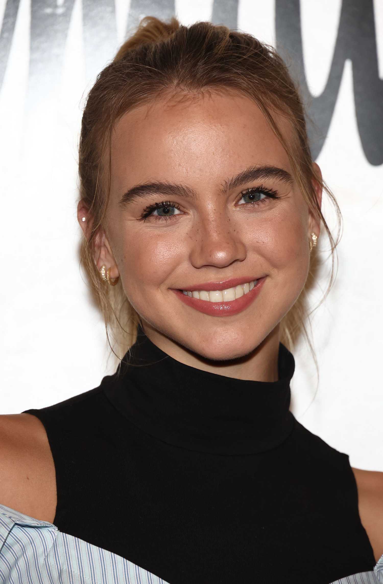 Emma Brooks Attends the Neiman Marcus Holiday Event in Los Angeles ...