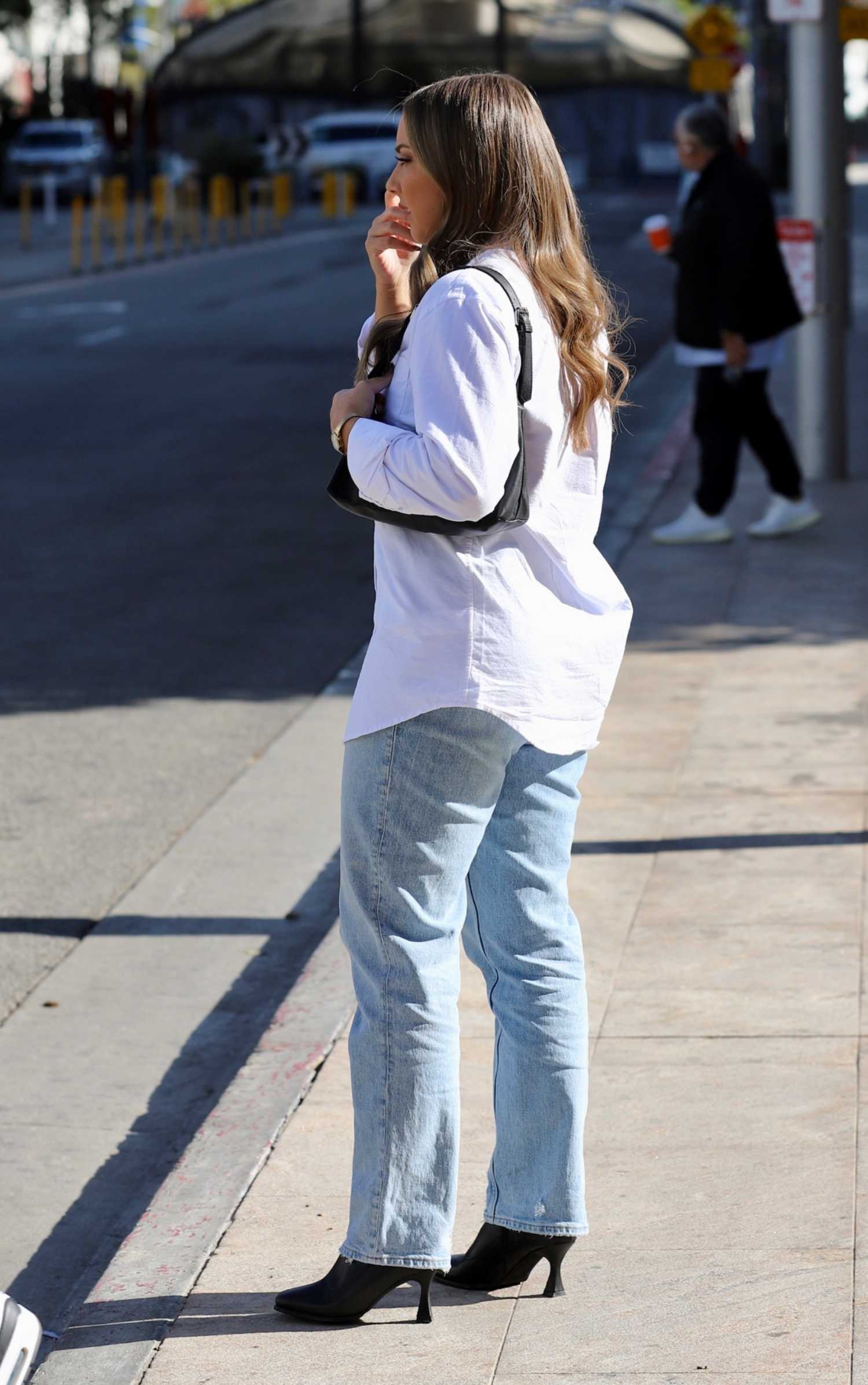 Hailie Scott in a White Shirt Was Seen Out in Beverly Hills – Celeb Donut