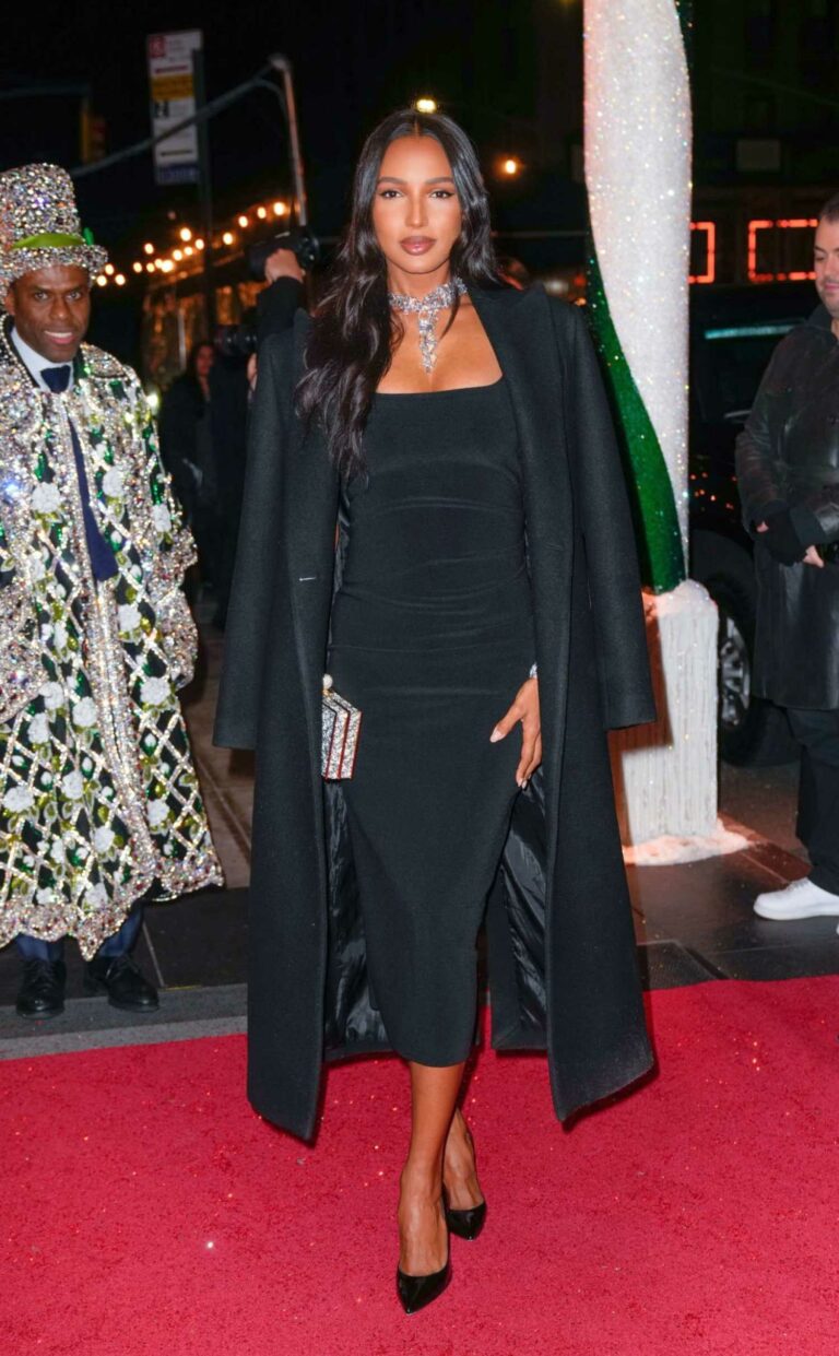 Jasmine Tookes Attends Swarovski Holiday Event in New York – Celeb Donut