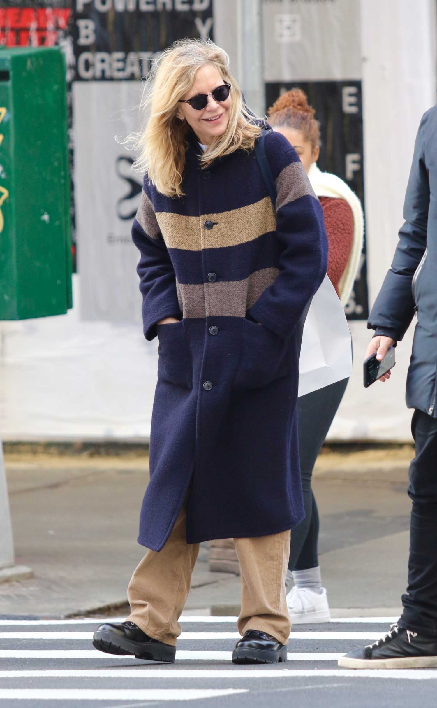 Meg Ryan in a Black Boots Was Seen Out in Manhattan in New York City ...