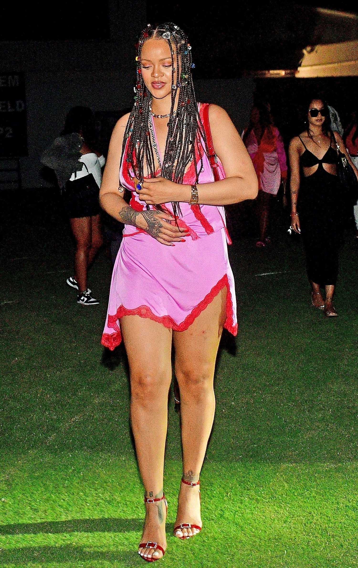 Rihanna Arrives at the Imagine Reggae Festival in Barbados – Celeb Donut