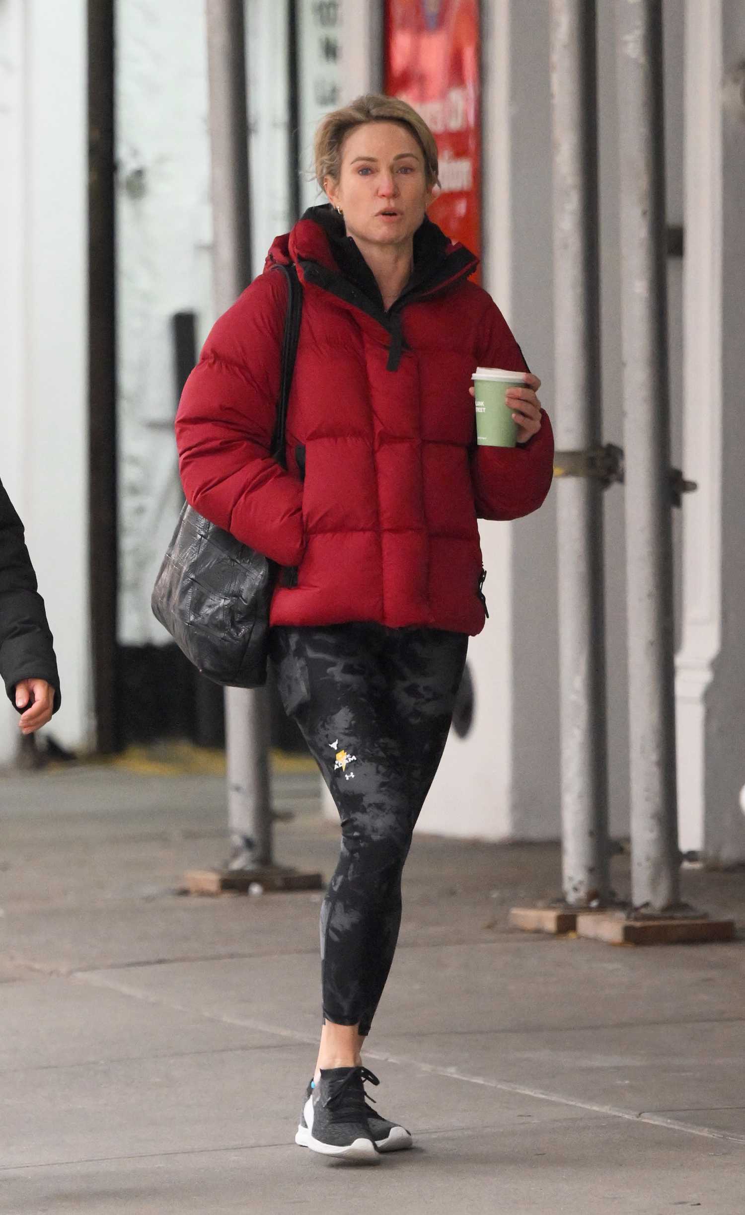 Amy Robach in a Red Puffer Jacket Leaves the Gym in New York – Celeb Donut