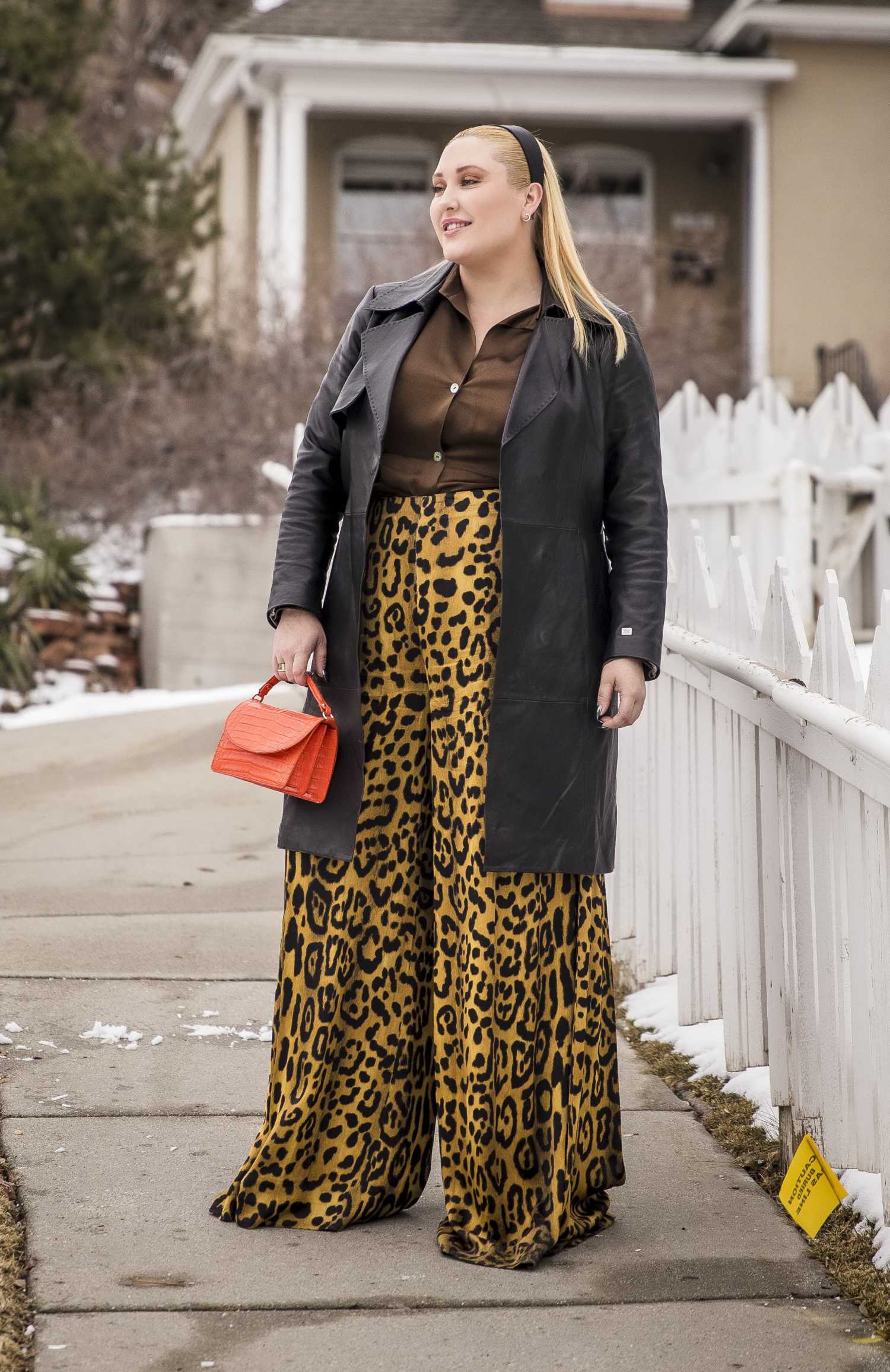 Hayley Hasselhoff in a Yellow Animal Print Pants Was Seen Out in Park ...