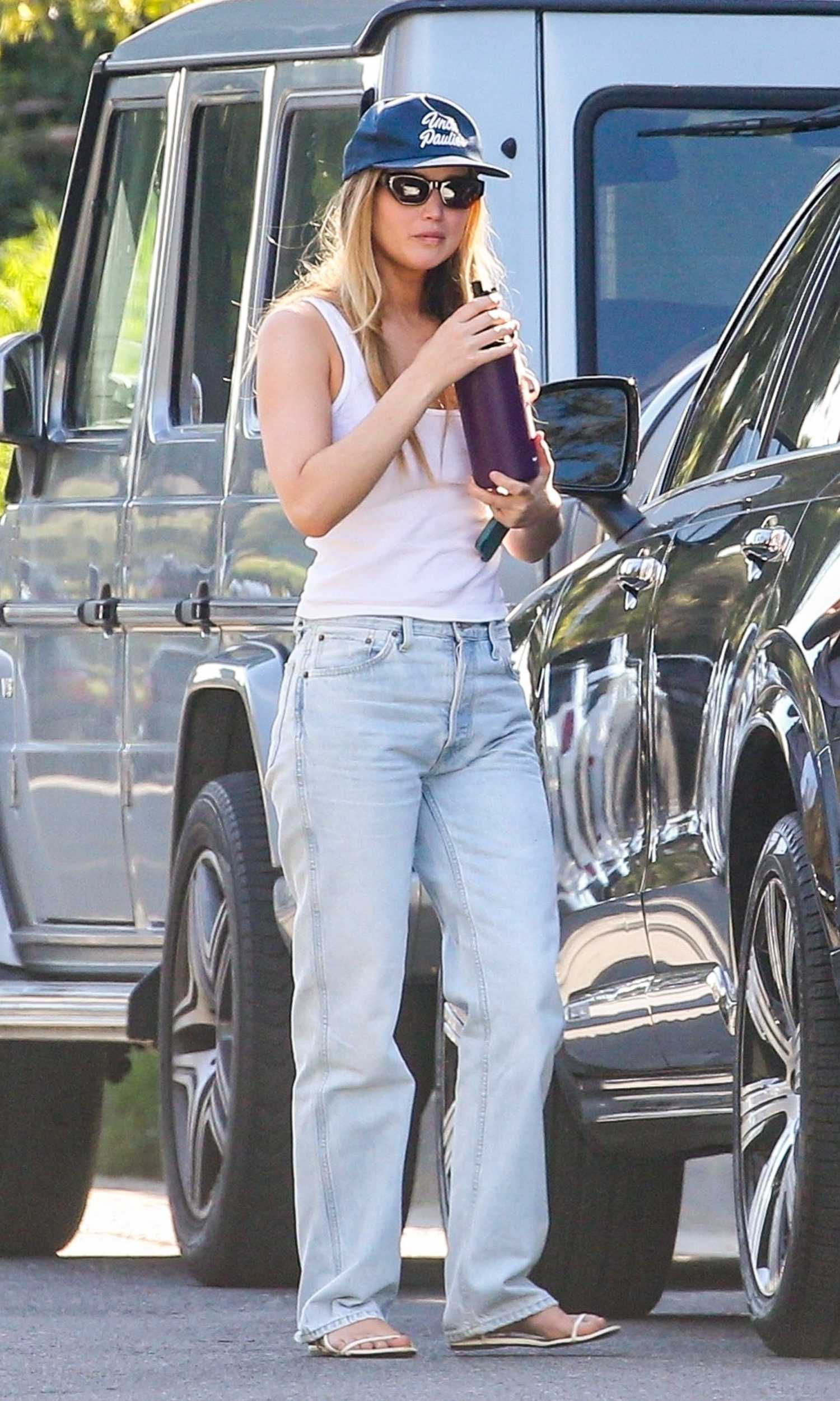 Jennifer Lawrence in a Blue Cap Was Seen Out in Los Angeles – Celeb Donut