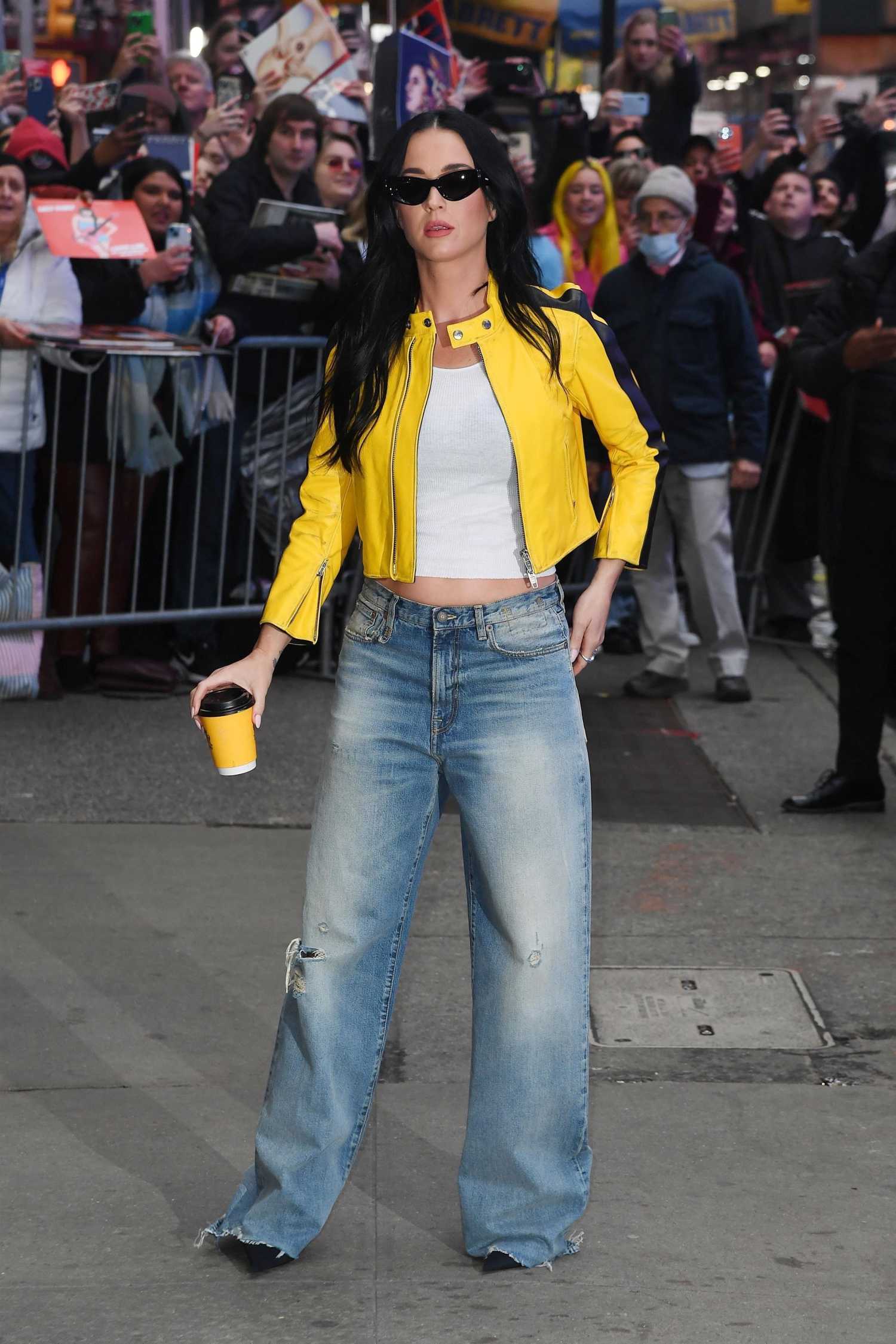 Katy Perry in a Yellow Jacket Stops by Good Morning America in New York ...