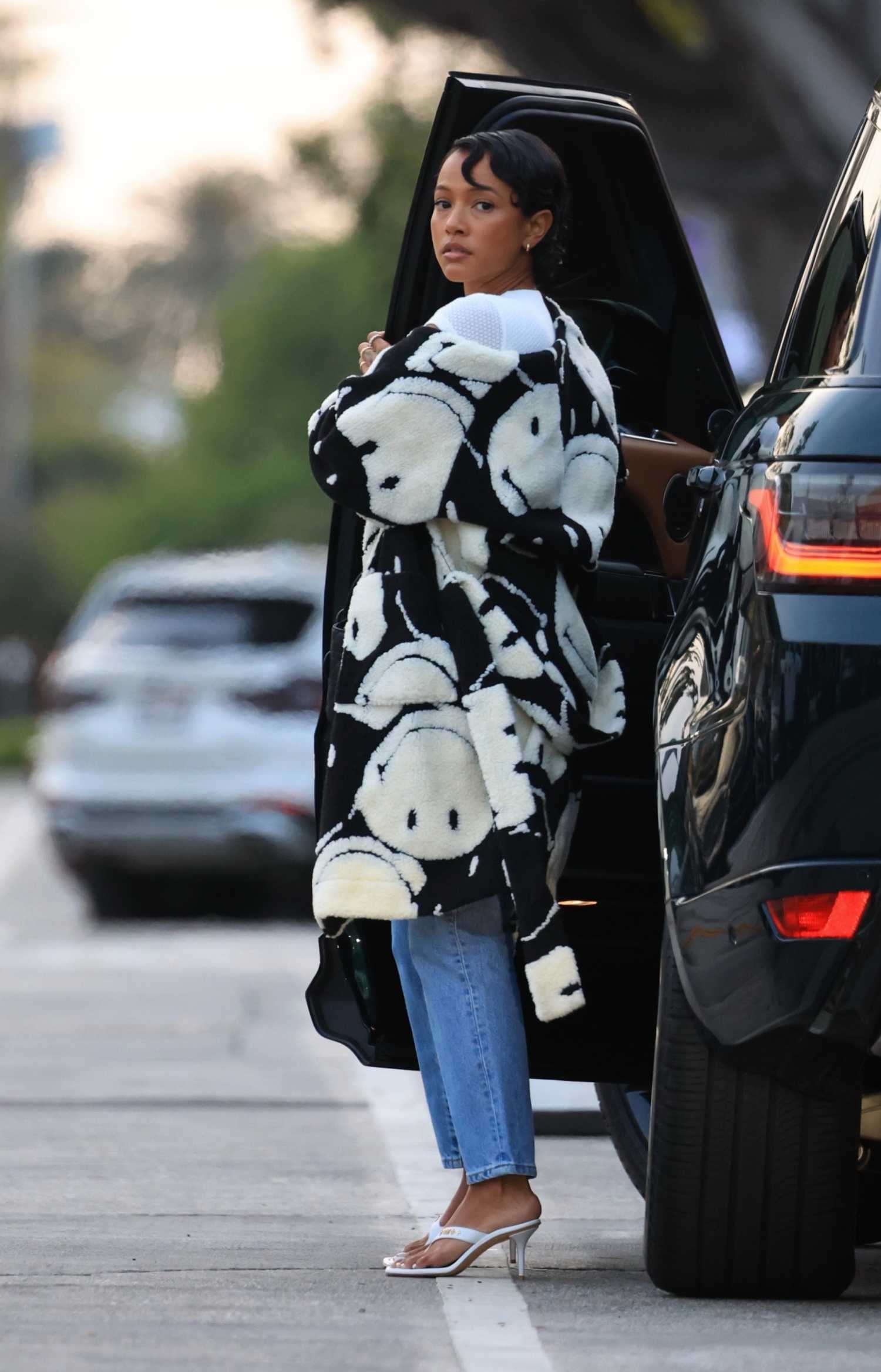 Karrueche Tran in a Smile Print Bathrobe Heads to Dinner at Mr Chow in ...