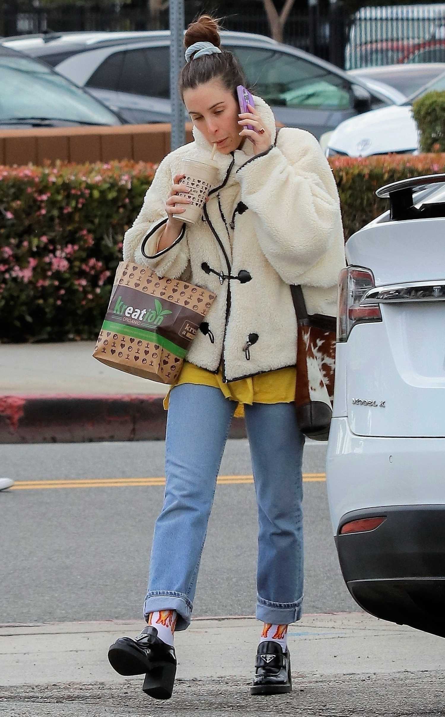 Scout Willis in a Blue Jeans Was Seen at a Gas Station in Los Angeles ...