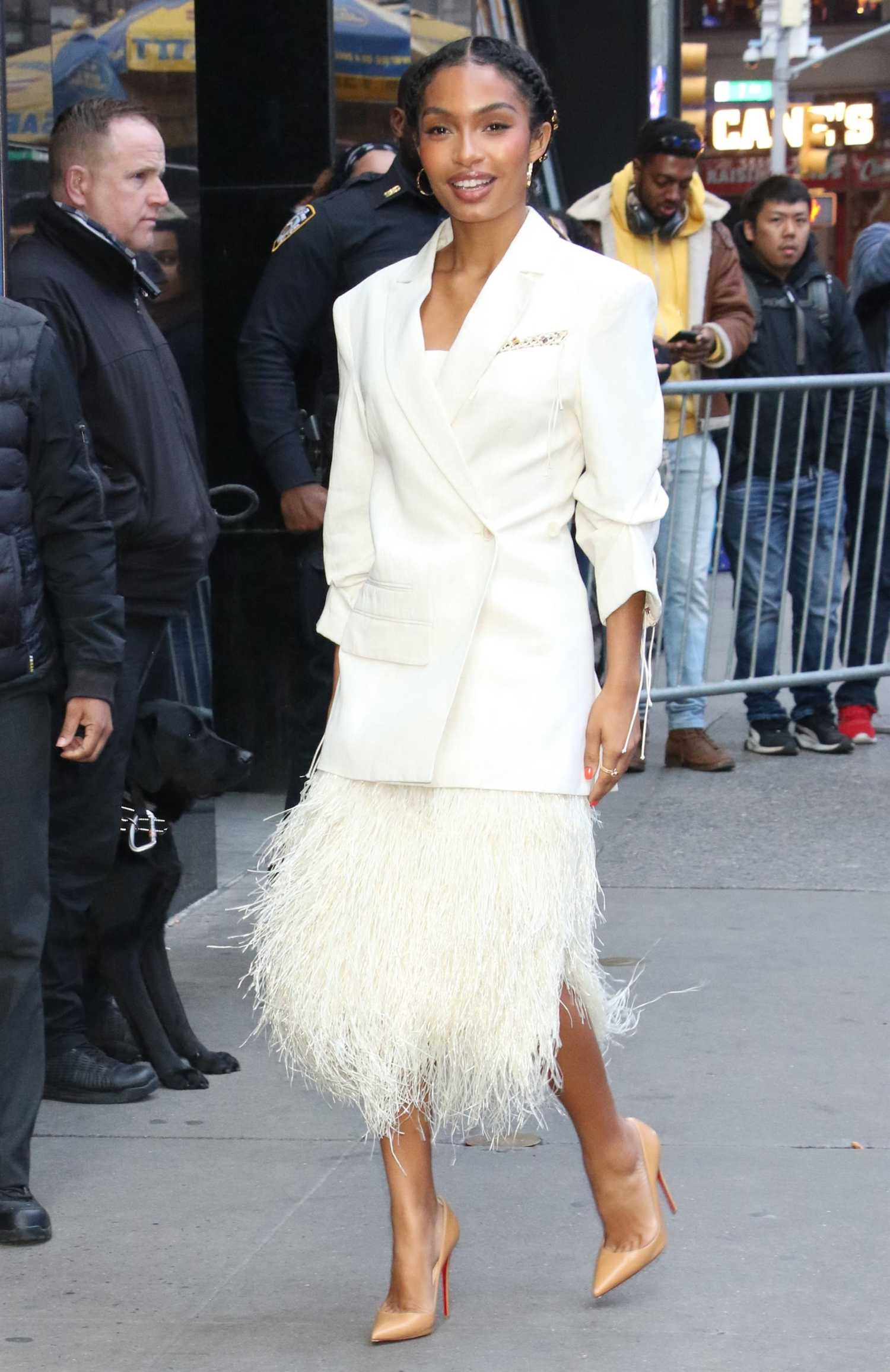 Yara Shahidi in a White Blazer Arrives at Good Morning America in New ...