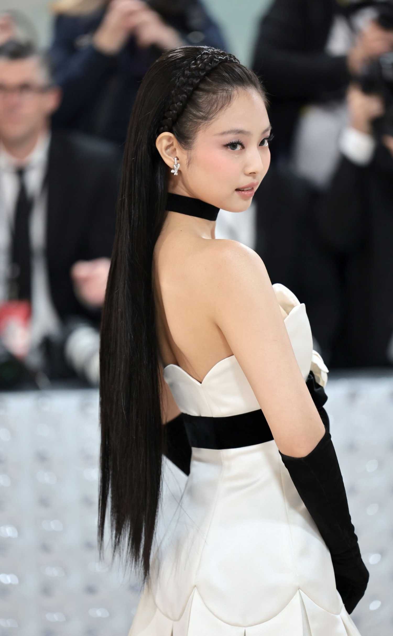 Jennie Kim Attends 2023 Met Gala in New York City – Celeb Donut