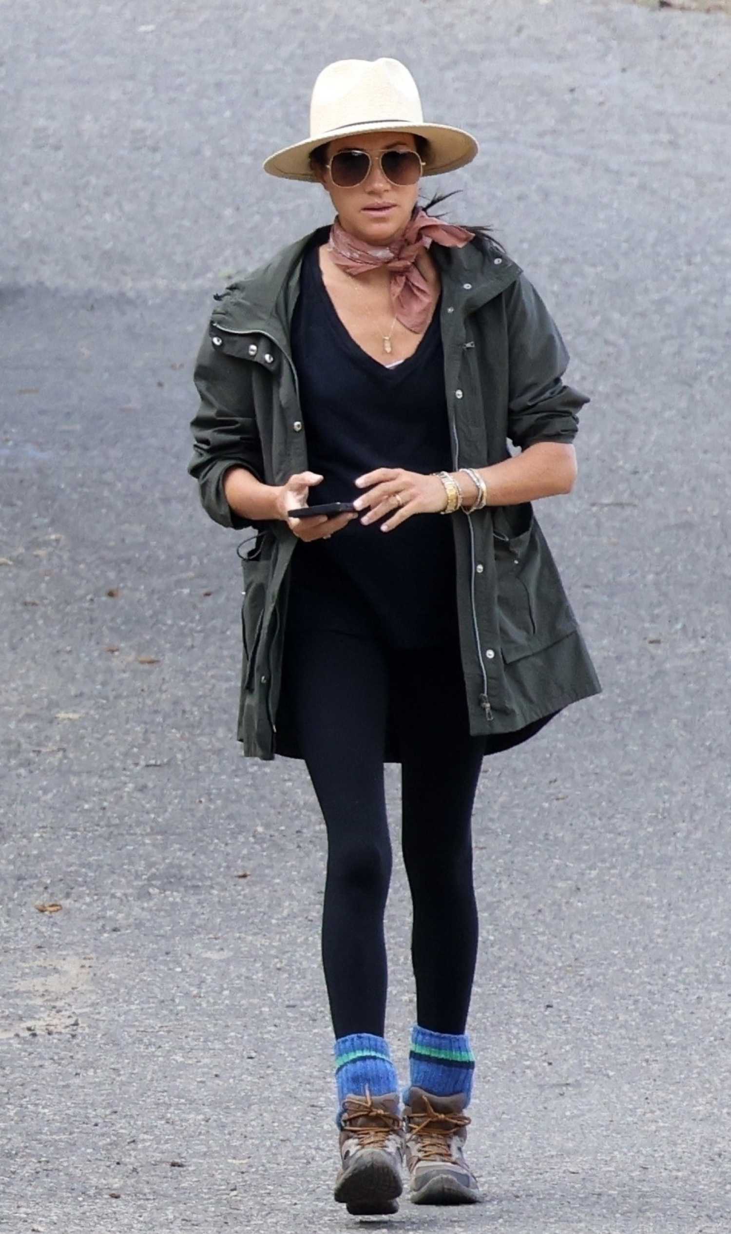 Meghan Markle in a Beige Hat Was Spotted Hiking with Friends in Santa ...