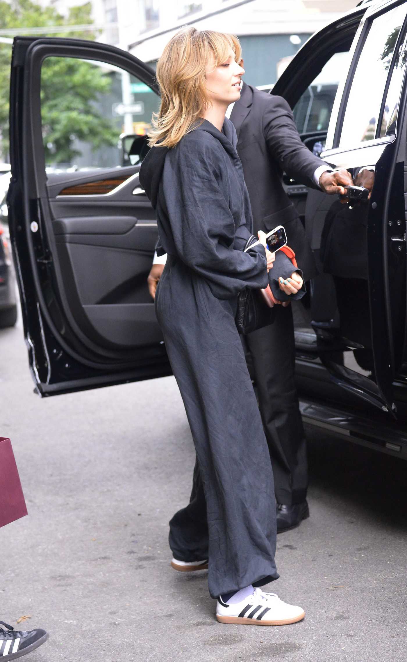 Maya Hawke in a White Adidas Sneakers Was Spotted Out with a Friend in ...