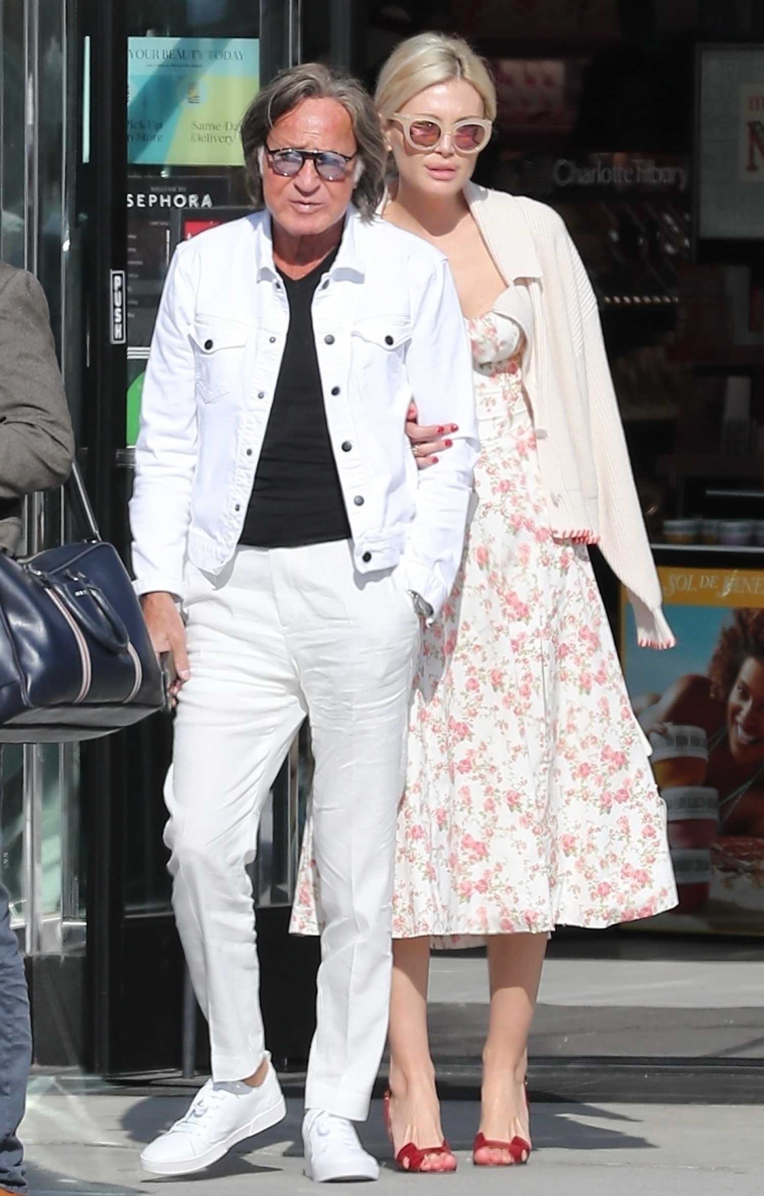 Keni Silva in a Floral Dress Was Seen Out with Mohamed Hadid in Beverly ...