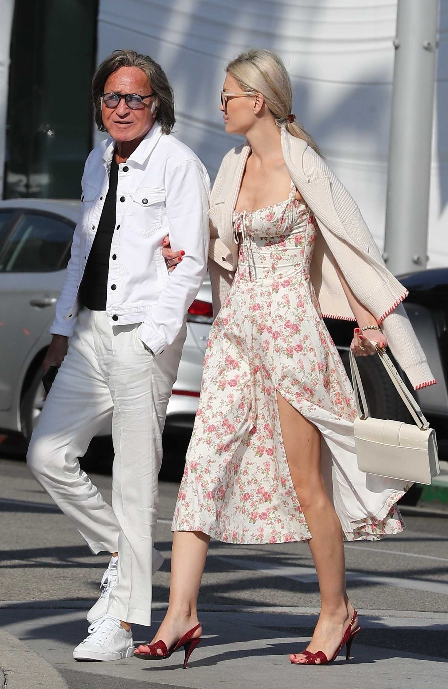 Keni Silva in a Floral Dress Was Seen Out with Mohamed Hadid in Beverly ...