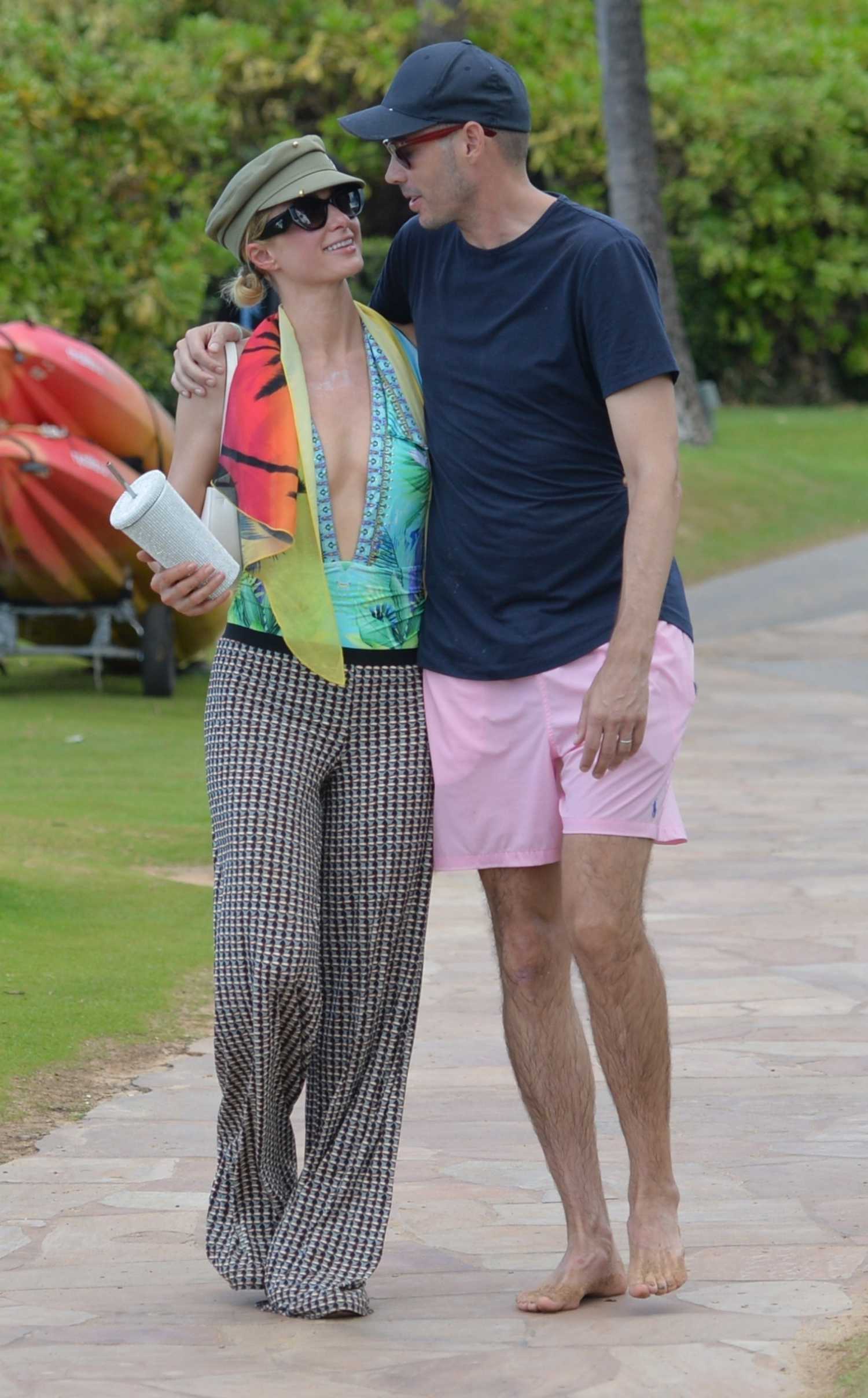 Paris Hilton Was Seen Out with Carter Reum on the Beach in Maui – Celeb ...