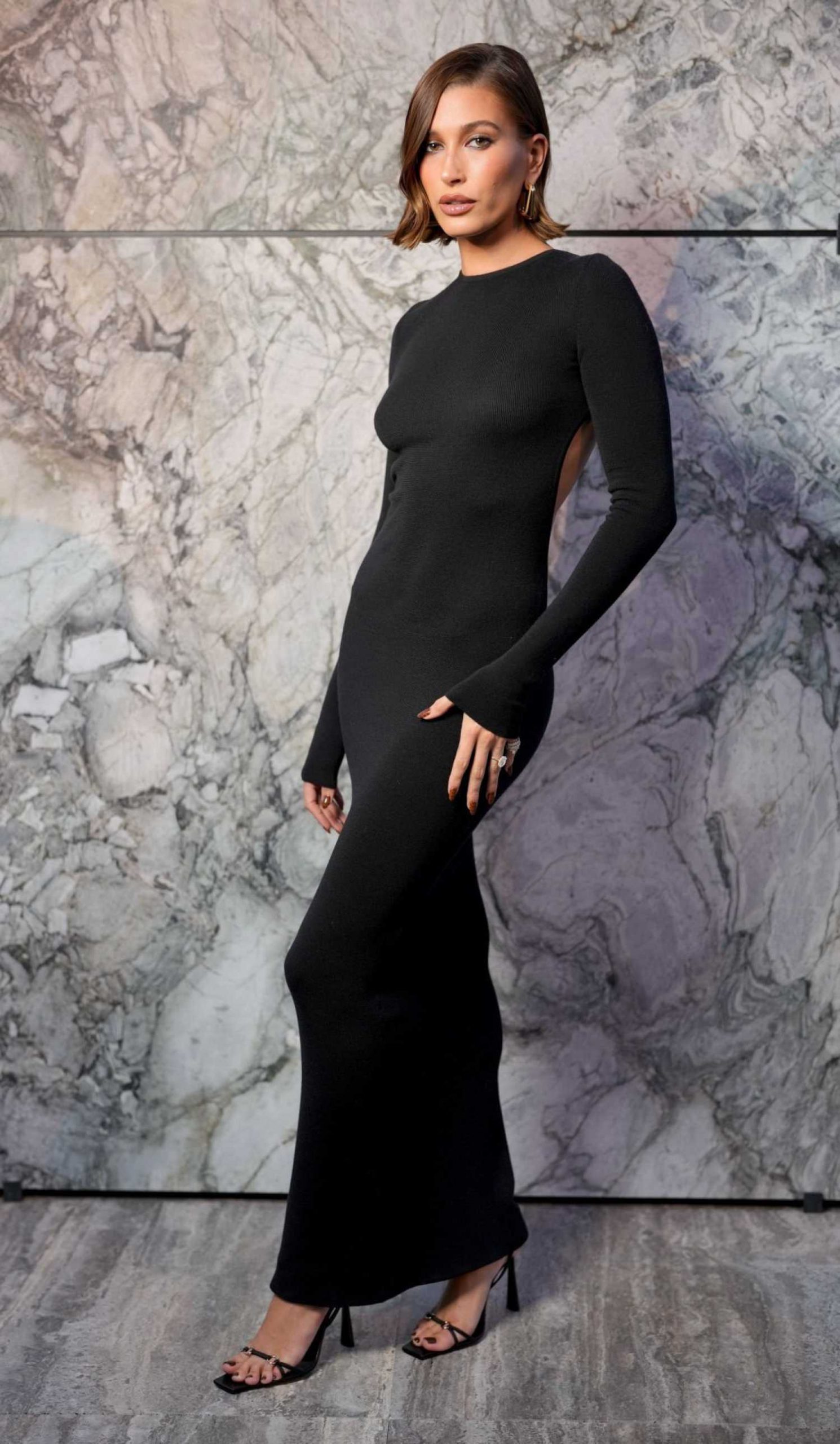 Hailey Bieber Attends the Saint Laurent Fashion Show During 2023 Paris ...